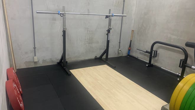 【2名まで】駒込駅徒歩6分の④ウエイトリフティングスペースの写真1