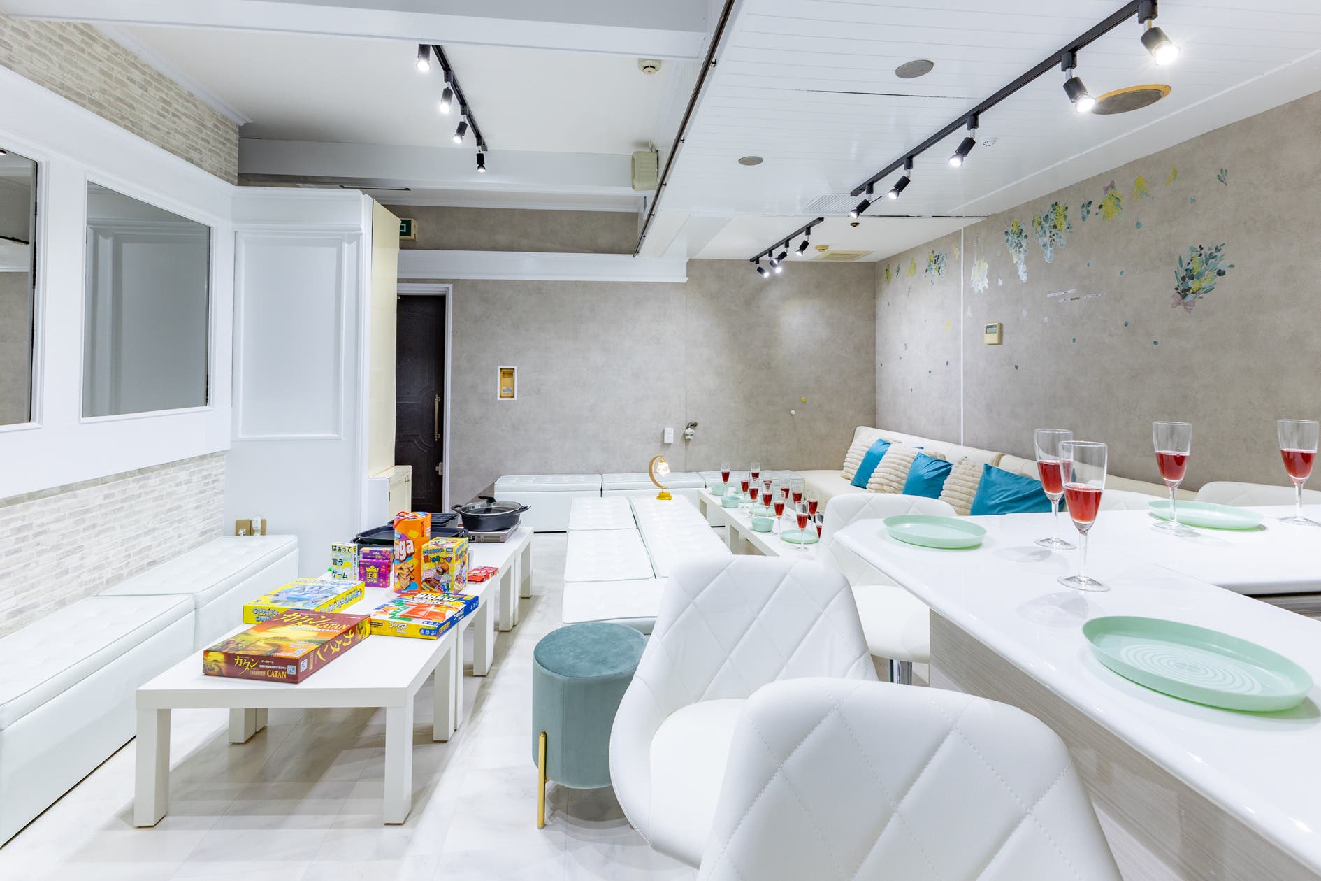 NEW🎉最大43名🉐東梅田駅2分🥳大人気ゲーム機🎮女子会💗推し活🌟タコパ🐙パーティ🥂24H🏪Neige梅田の写真7