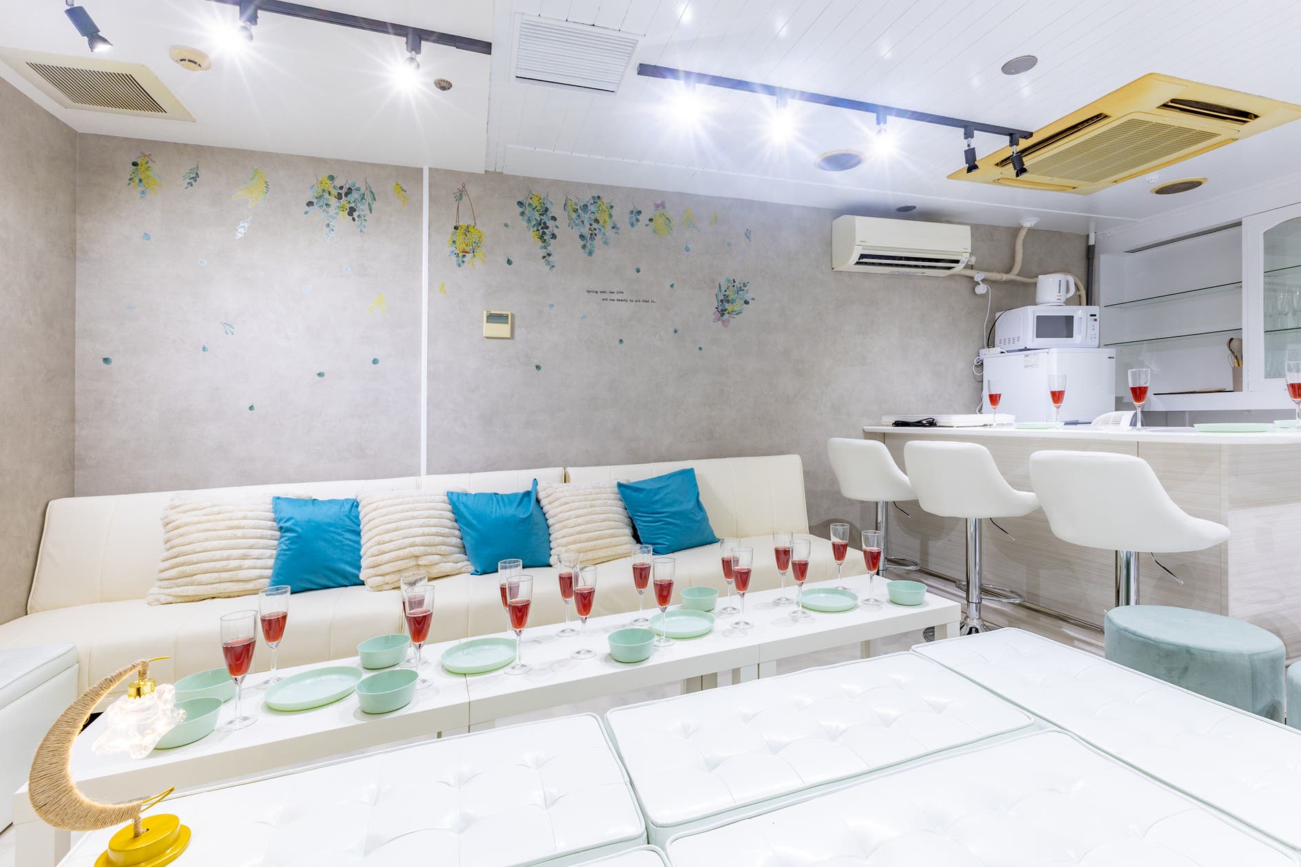 NEW🎉最大43名🉐東梅田駅2分🥳大人気ゲーム機🎮女子会💗推し活🌟タコパ🐙パーティ🥂24H🏪Neige梅田の写真8