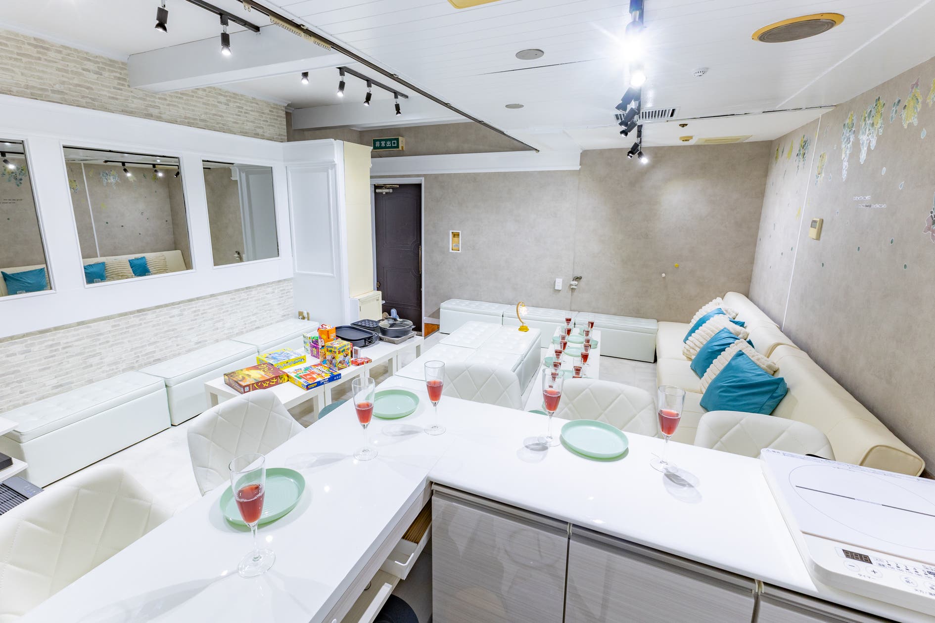 NEW🎉最大43名🉐東梅田駅2分🥳大人気ゲーム機🎮女子会💗推し活🌟タコパ🐙パーティ🥂24H🏪Neige梅田の写真9