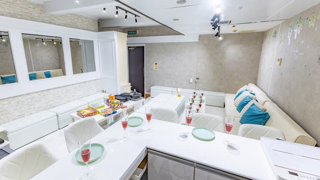 NEW🎉最大43名🉐東梅田駅2分🥳大人気ゲーム機🎮女子会💗推し活🌟タコパ🐙パーティ🥂24H🏪Neige梅田の写真9