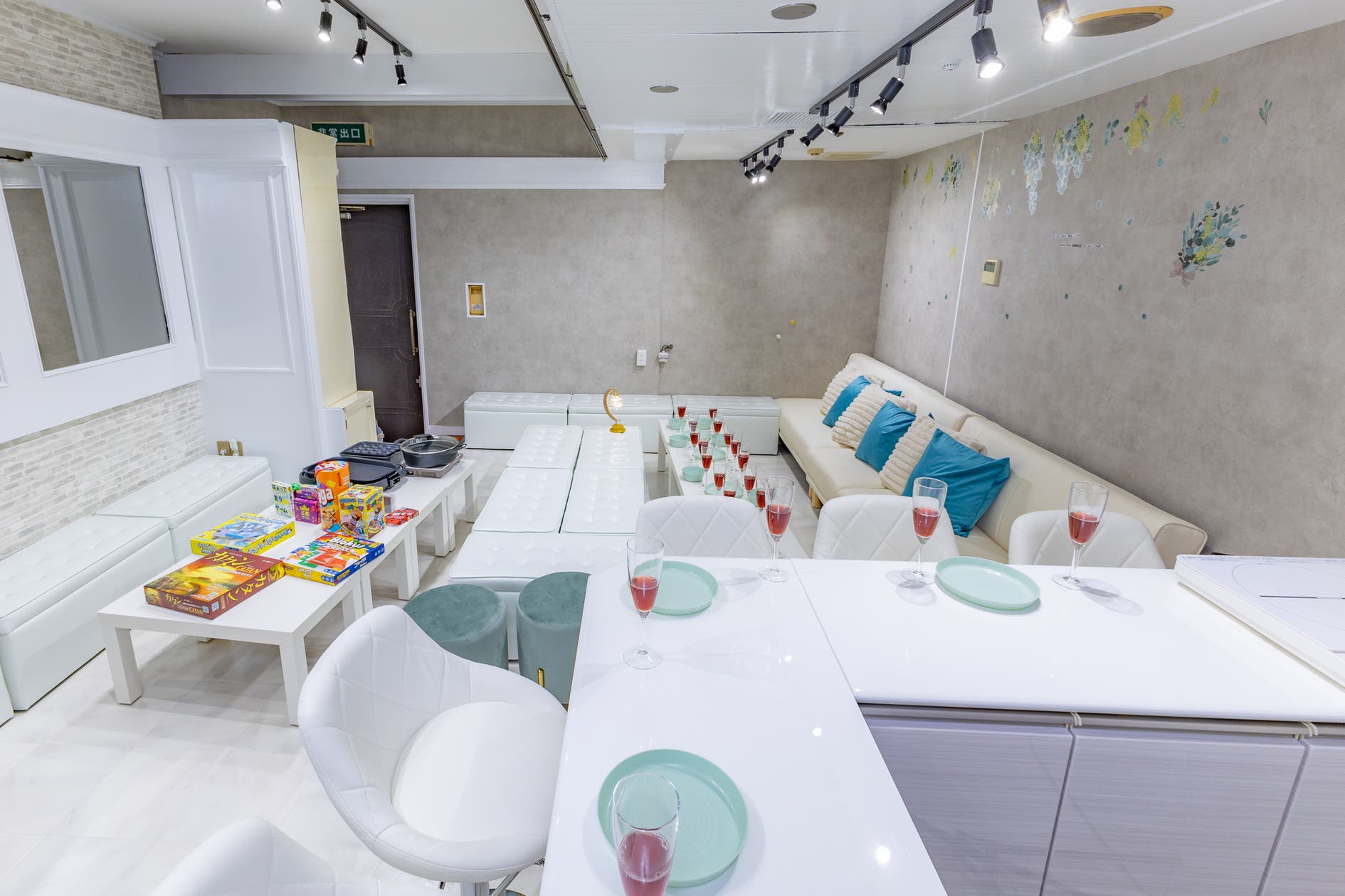 NEW🎉最大43名🉐東梅田駅2分🥳大人気ゲーム機🎮女子会💗推し活🌟タコパ🐙パーティ🥂24H🏪Neige梅田の写真10