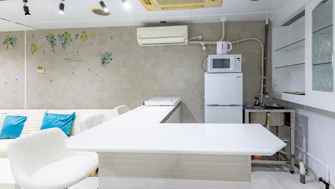 NEW🎉最大43名🉐東梅田駅2分🥳大人気ゲーム機🎮女子会💗推し活🌟タコパ🐙パーティ🥂24H🏪Neige梅田の写真17