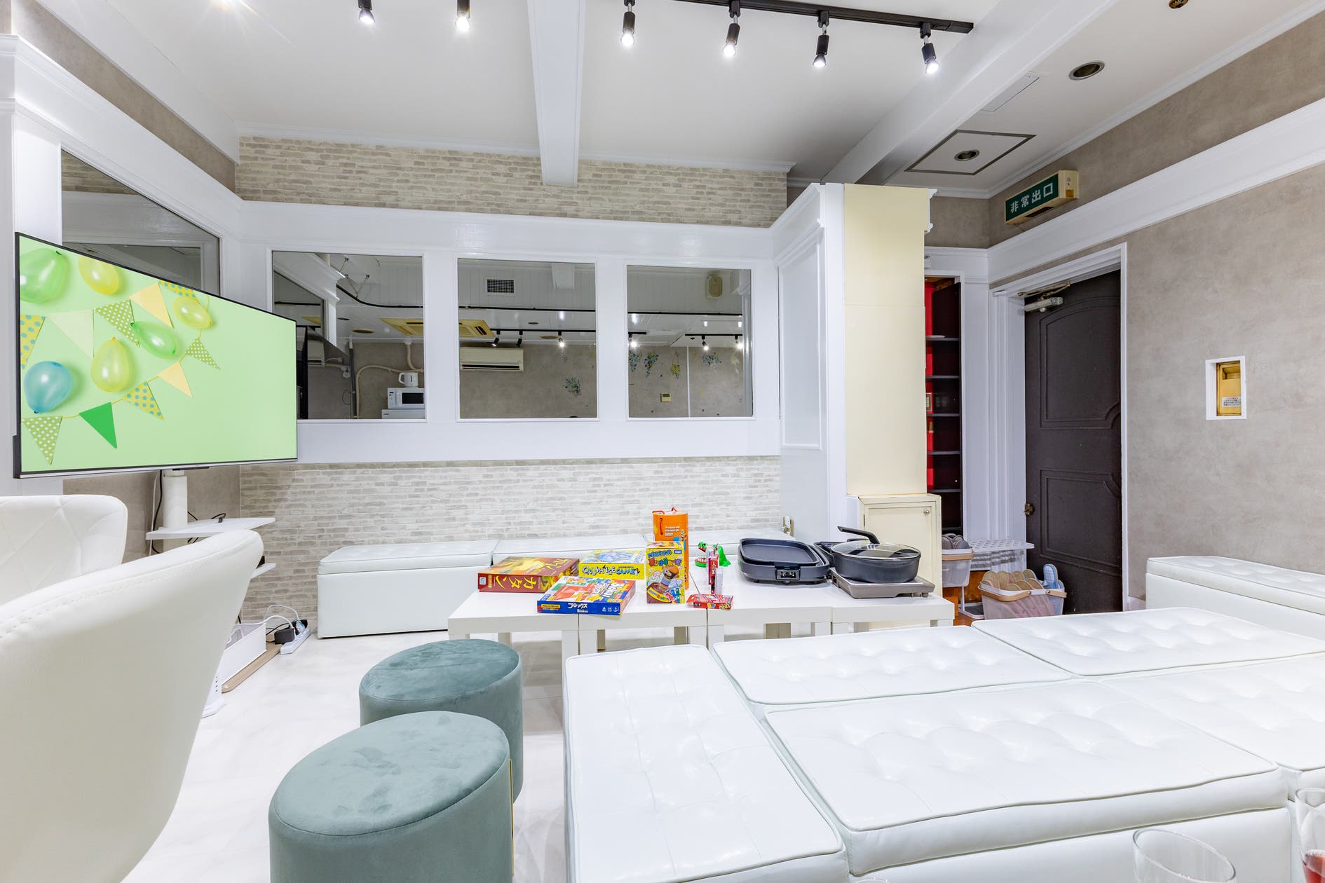 NEW🎉最大43名🉐東梅田駅2分🥳大人気ゲーム機🎮女子会💗推し活🌟タコパ🐙パーティ🥂24H🏪Neige梅田の写真12