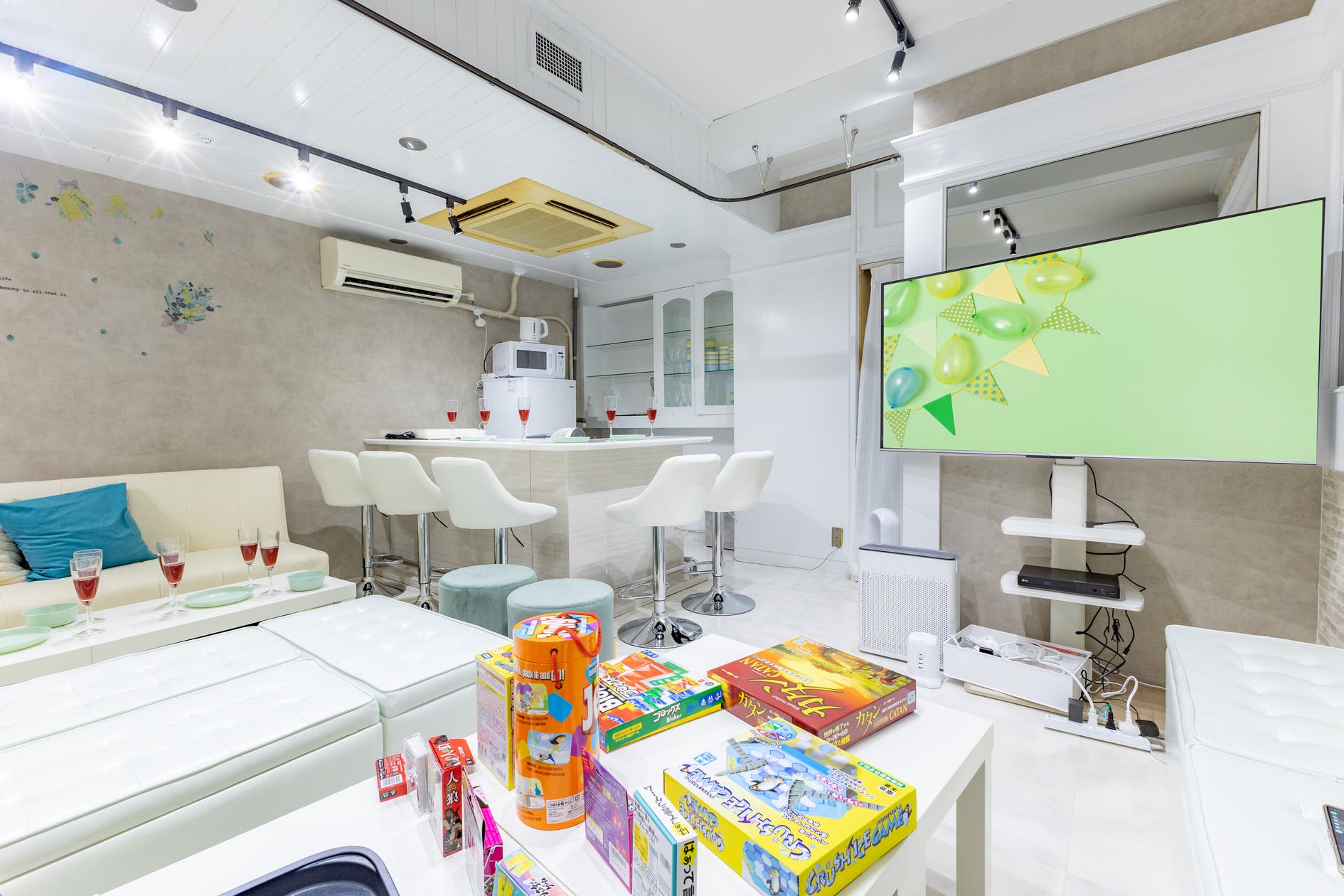 NEW🎉最大43名🉐東梅田駅2分🥳大人気ゲーム機🎮女子会💗推し活🌟タコパ🐙パーティ🥂24H🏪Neige梅田の写真13