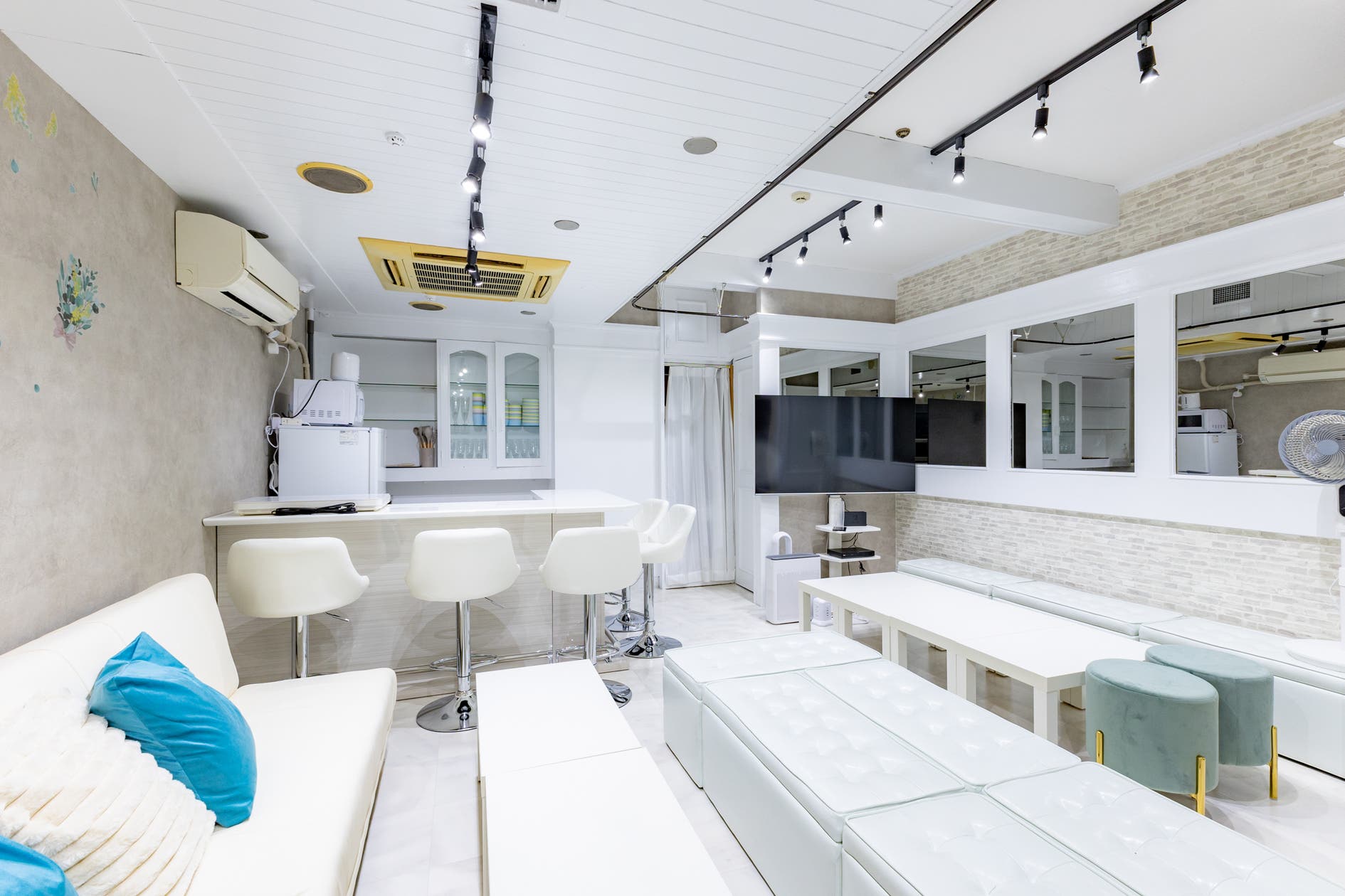 NEW🎉最大43名🉐東梅田駅2分🥳大人気ゲーム機🎮女子会💗推し活🌟タコパ🐙パーティ🥂24H🏪Neige梅田の写真16