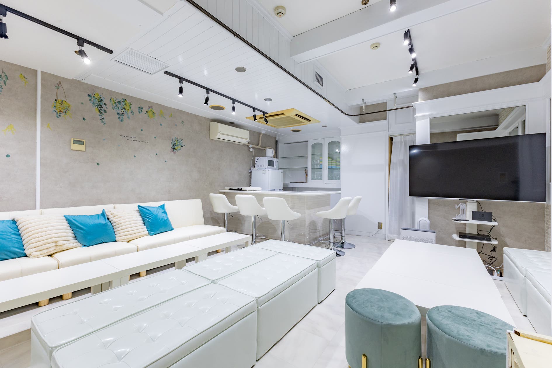 NEW🎉最大43名🉐東梅田駅2分🥳大人気ゲーム機🎮女子会💗推し活🌟タコパ🐙パーティ🥂24H🏪Neige梅田の写真18