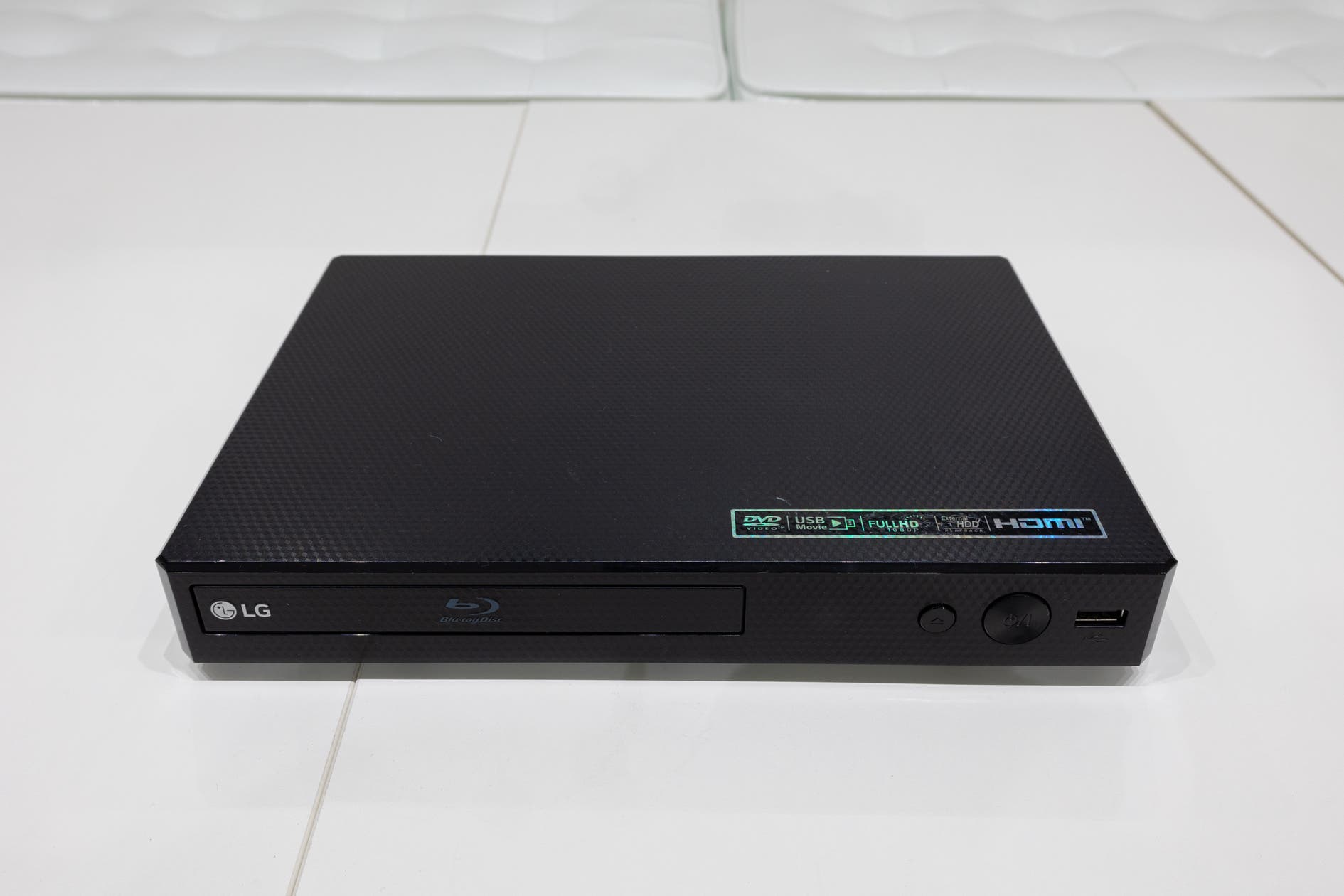 ⑥Blu-ray／DVDプレイヤー【1100円／回】の画像1