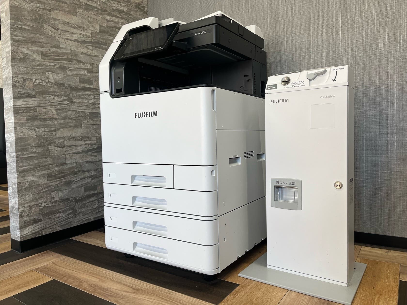 【個室席】※天井空きあり　Wi-Fi、電源、フリードリンク付　静岡インター目の前　駐車場無料のコワーキングスペースの写真5