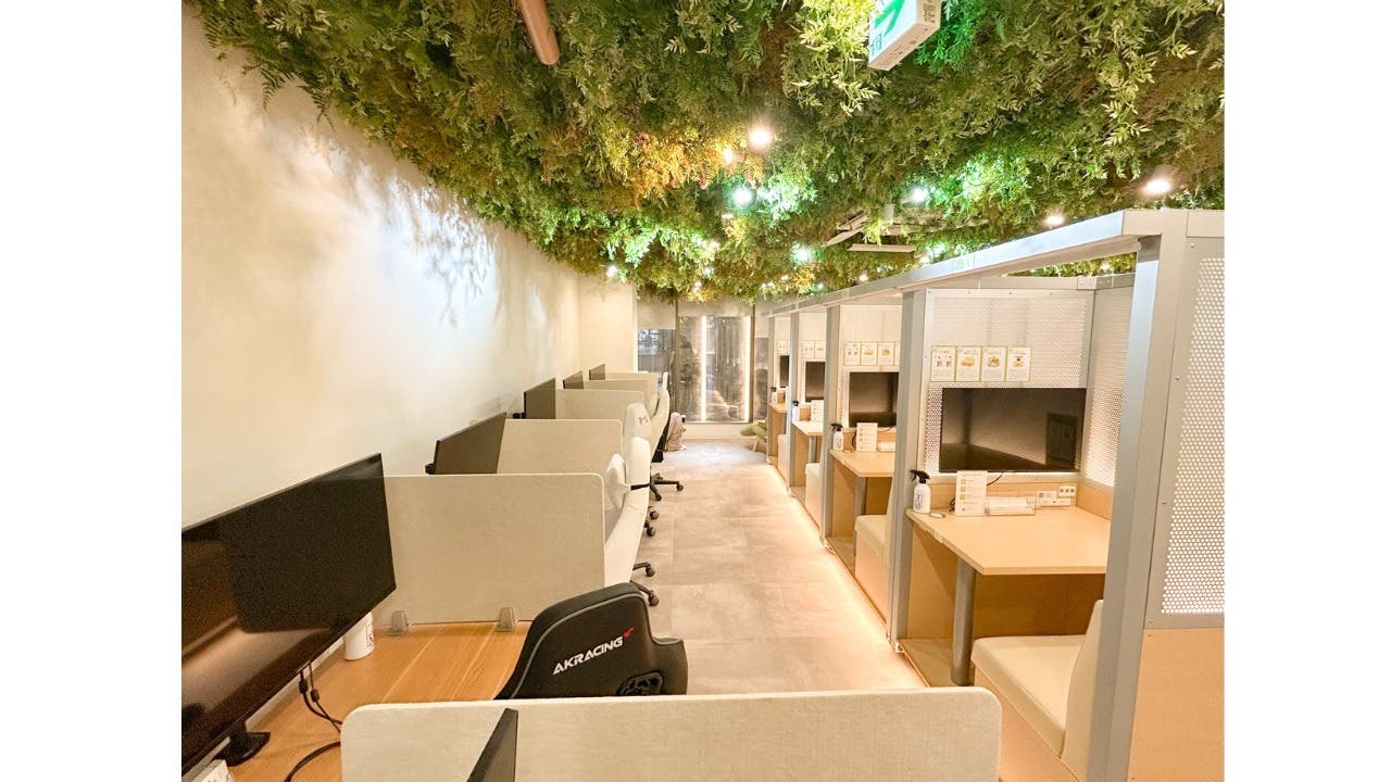 🌟定価18万円の高級チェア席🌟【新宿駅徒歩3分｜コワーキングスペース｜8(W)席】無料Wi-Fi/電源/31.5inモニターの写真11