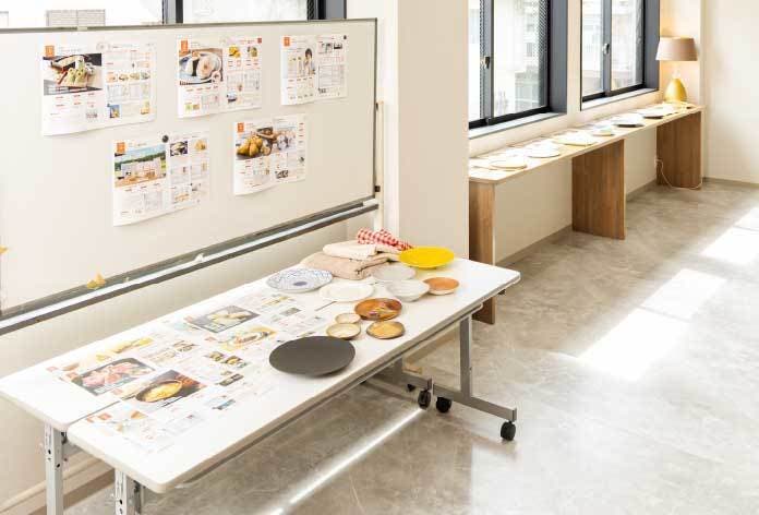 会議、料理撮影も可能な開放的な第2キッチンの写真7