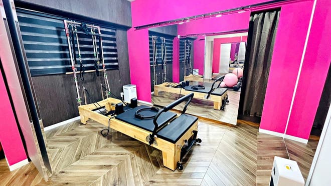 \\話題のマシンピラティス(タワー付きリフォーマー)スタジオ!!// プライベート~ペアレッスンに最適!の写真3
