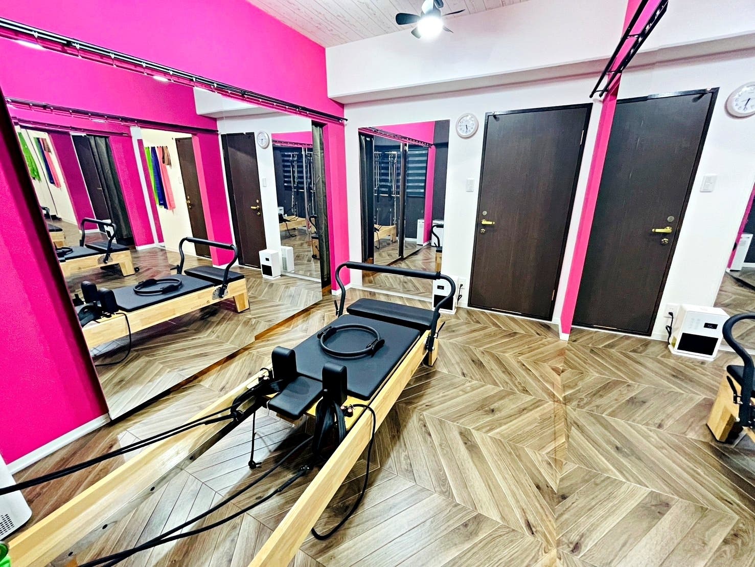 ＼＼話題のマシンピラティス（タワー付きリフォーマー）スタジオ！！／／　プライベート～ペアレッスンに最適！の写真5