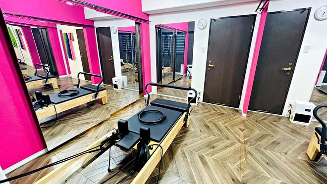 \\話題のマシンピラティス(タワー付きリフォーマー)スタジオ!!// プライベート~ペアレッスンに最適!の写真5