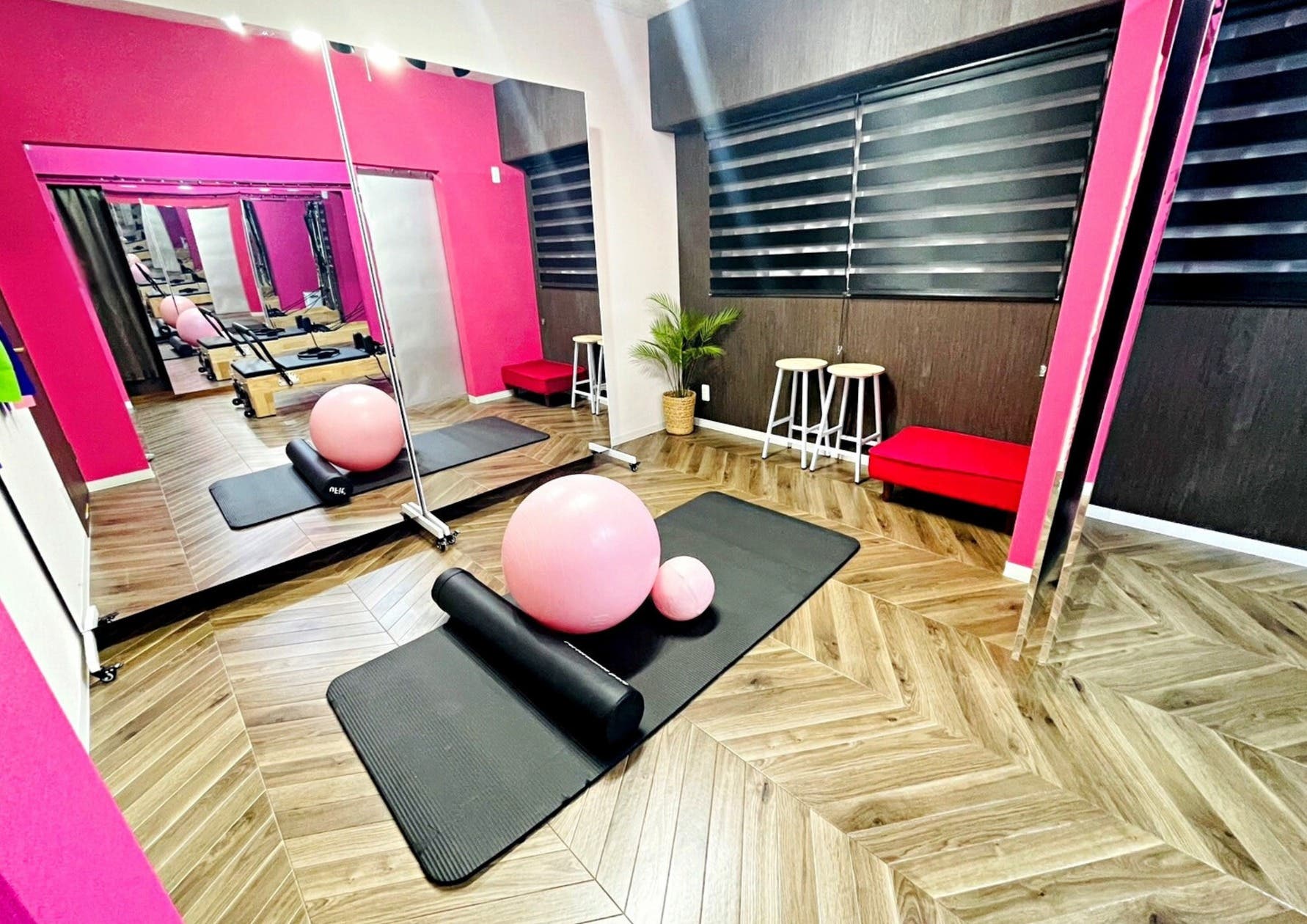 ＼＼話題のマシンピラティス（タワー付きリフォーマー）スタジオ！！／／　プライベート～ペアレッスンに最適！の写真6