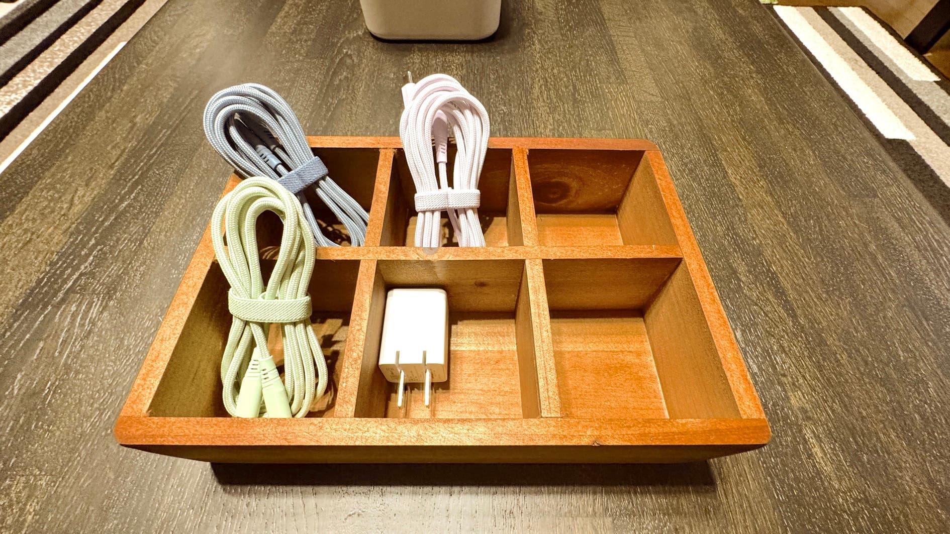 充電器（タイプC・ライトニングケーブル）の画像1