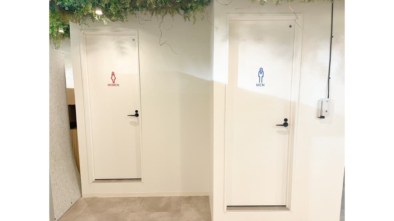 🌟定価15万円の高級チェア席🌟【新宿駅徒歩3分｜コワーキングスペース｜6(W)席】無料Wi-Fi/電源/31.5inモニターの写真12