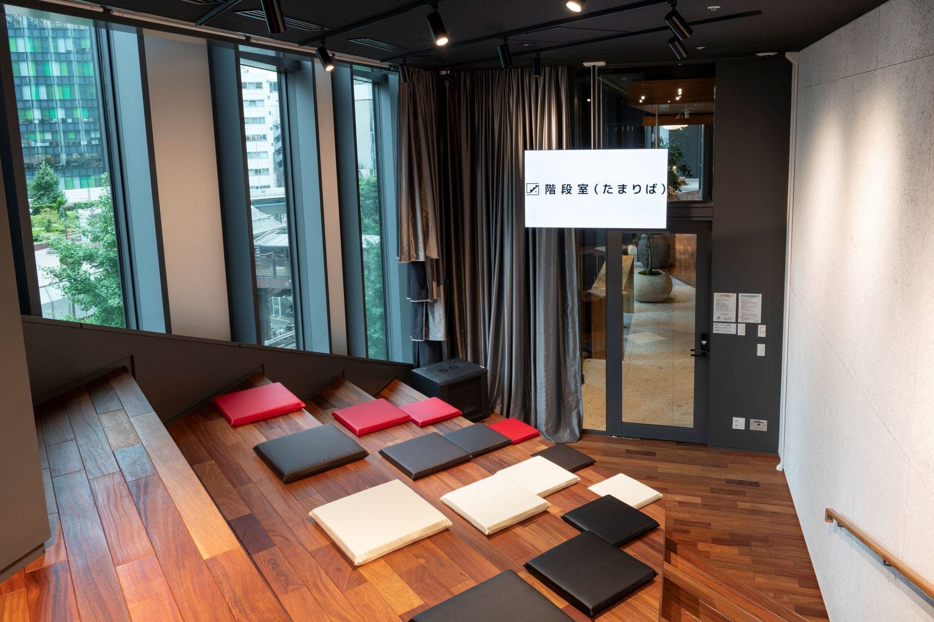 【JR渋谷駅から徒歩5分！】🌟階段型ユニークスペース🌟幅広い用途でご利用いただけます🎐【無料Wi-Fi / 飲食可】の写真5