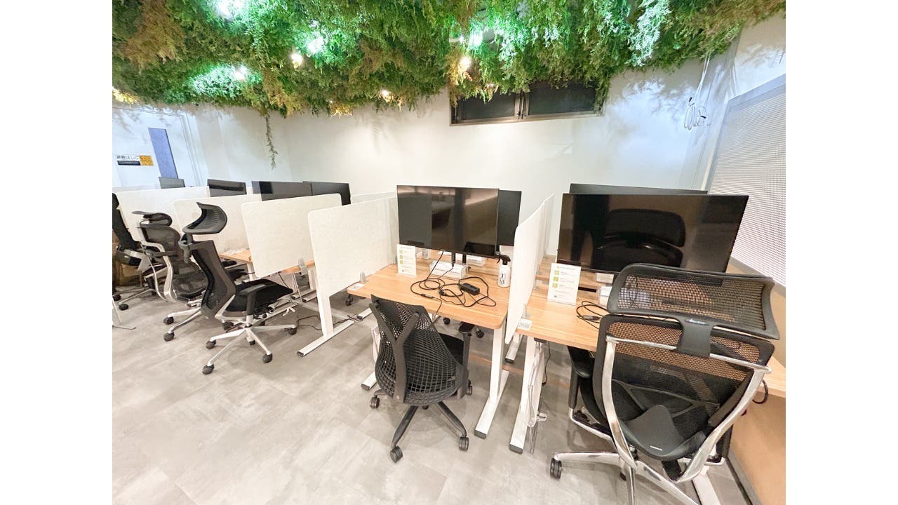 🌟定価20万円の高級チェア席🌟【新宿駅徒歩3分｜コワーキングスペース｜12(W)】無料Wi-Fi/電源/31.5inモニターの写真10