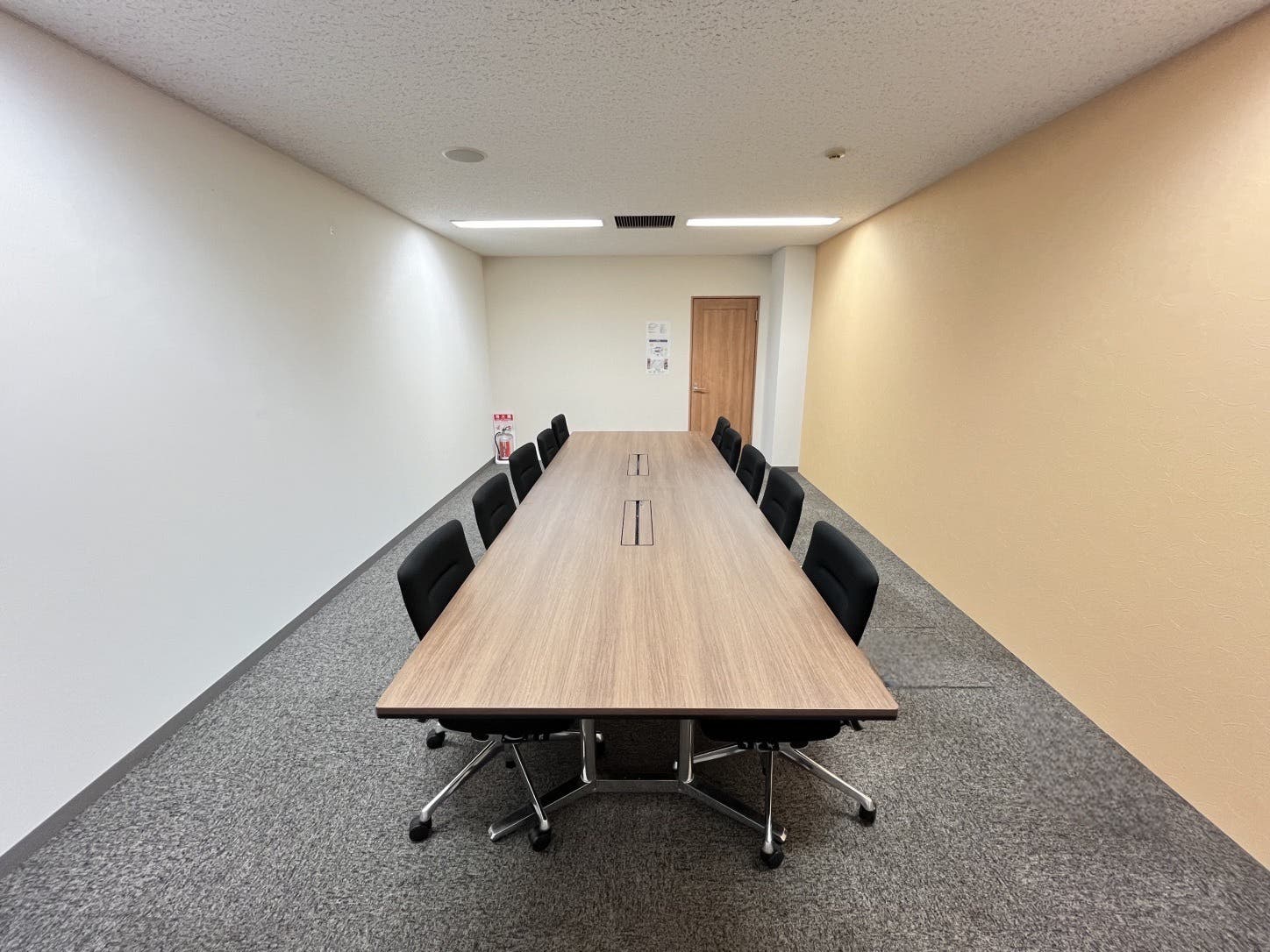 ⭐NEW⭐【六本木一丁目駅徒歩5分】🛜無線Wi-Fi無料✨会議・WEBセミナー・ZOOM快適ビジネス仕様！2階MTGルームHの写真4