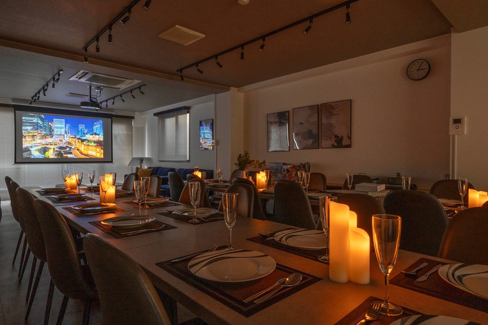 神田駅1分🚃最大30名着席🎉100㌅大型スクリーン🎬懇親会/イベント/ビジネス利用に🎤おしゃれなケータリング♪の写真9