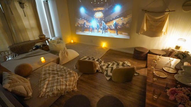 渋谷ハンズ前|🦌特別なクリスマスに🛷推し会・ママ会・誕生日・パーティー🎂🎉100 ㌅プロジェクター&おしゃべり会の写真2