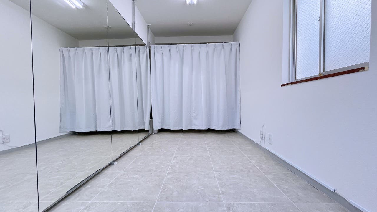 【大久保駅1分】少人数向きの集中空間・ジャンプOK・24H営業のダンススペースの写真13