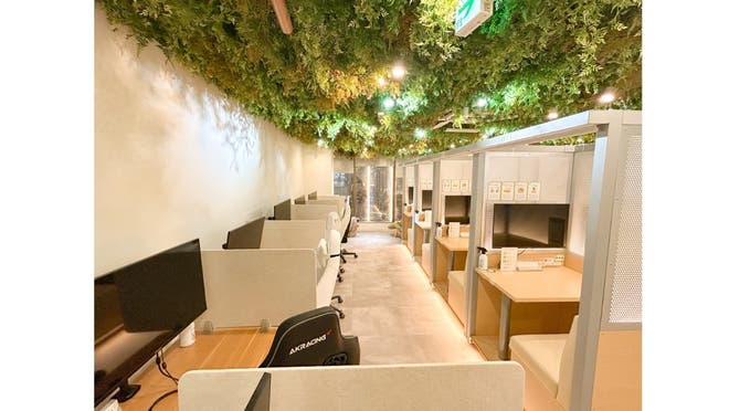 🌟定価6万円の高級チェア席🌟【新宿駅徒歩3分|コワーキングスペース|21(W)席】無料Wi-Fi/電源/31.5inモニターの写真11