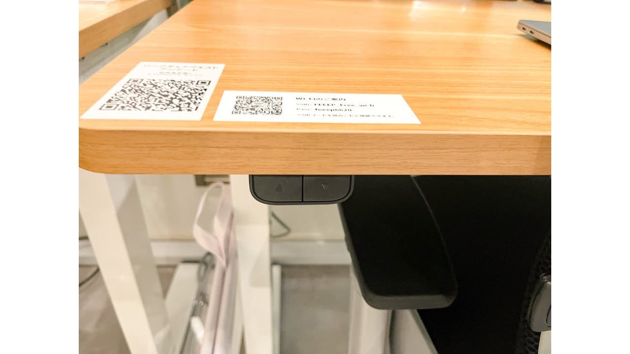 🌟定価20万円の高級チェア席🌟【新宿駅徒歩3分｜コワーキングスペース｜4(W)席】無料Wi-Fi/電源/31.5inモニターの写真8