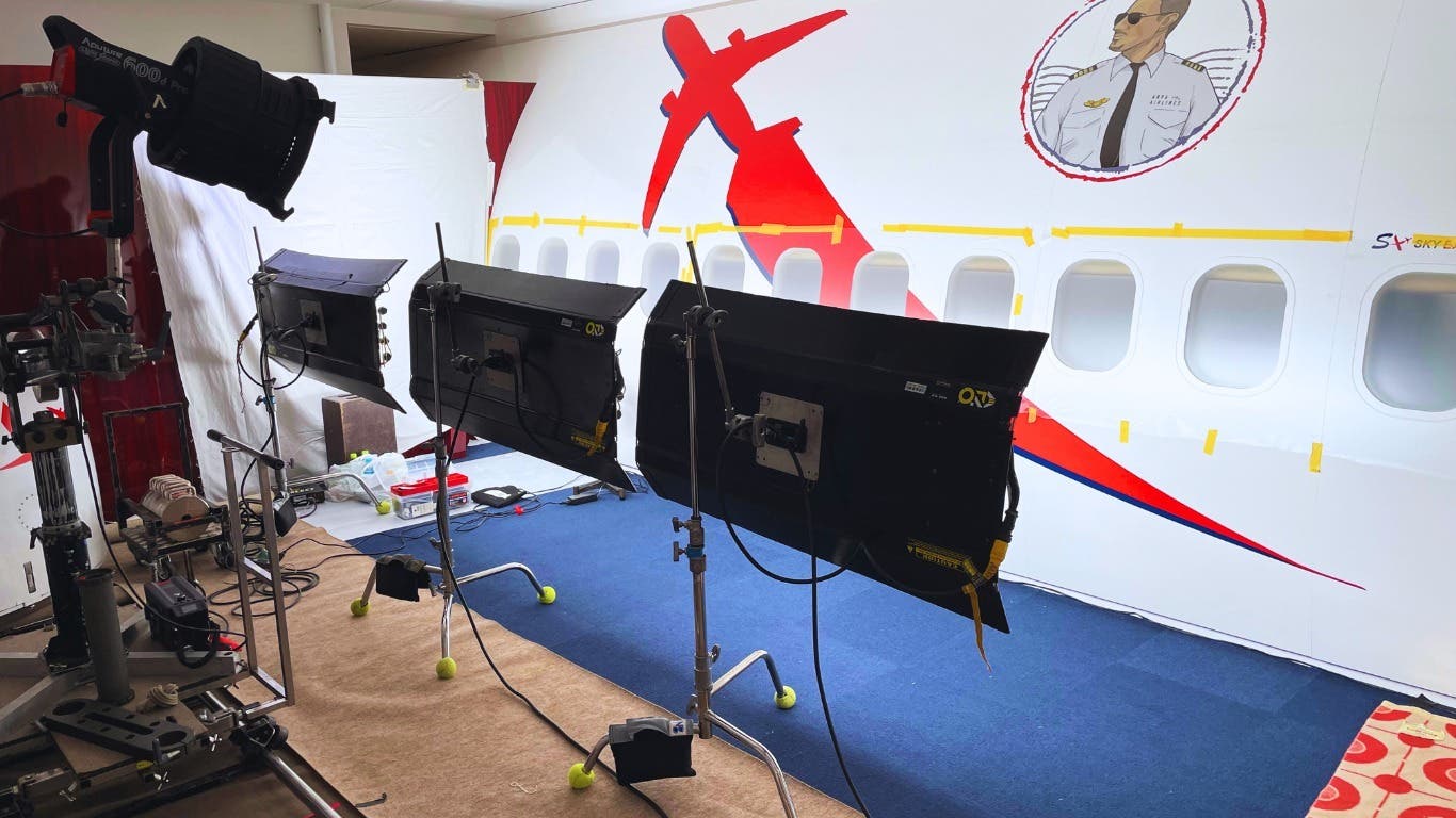 【SKY Experience 舞浜シェラトン店】本物の飛行機部品を搭載した本格的な空間をお届けの写真7