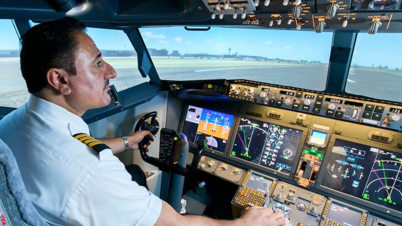 【SKY Experience 舞浜シェラトン店】本物の飛行機部品を搭載した本格的な空間をお届けの写真9