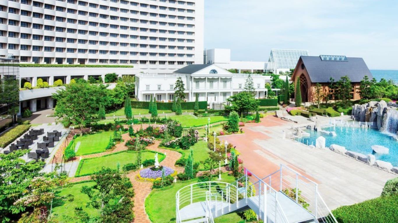 【SKY Experience 舞浜シェラトン店】本物の飛行機部品を搭載した本格的な空間をお届けの写真12