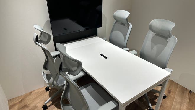 【大名天神】モニター付き完全個室!4名利用可能なミーティングルームCの写真2