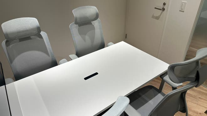 【大名天神】モニター付き完全個室!4名利用可能なミーティングルームCの写真4