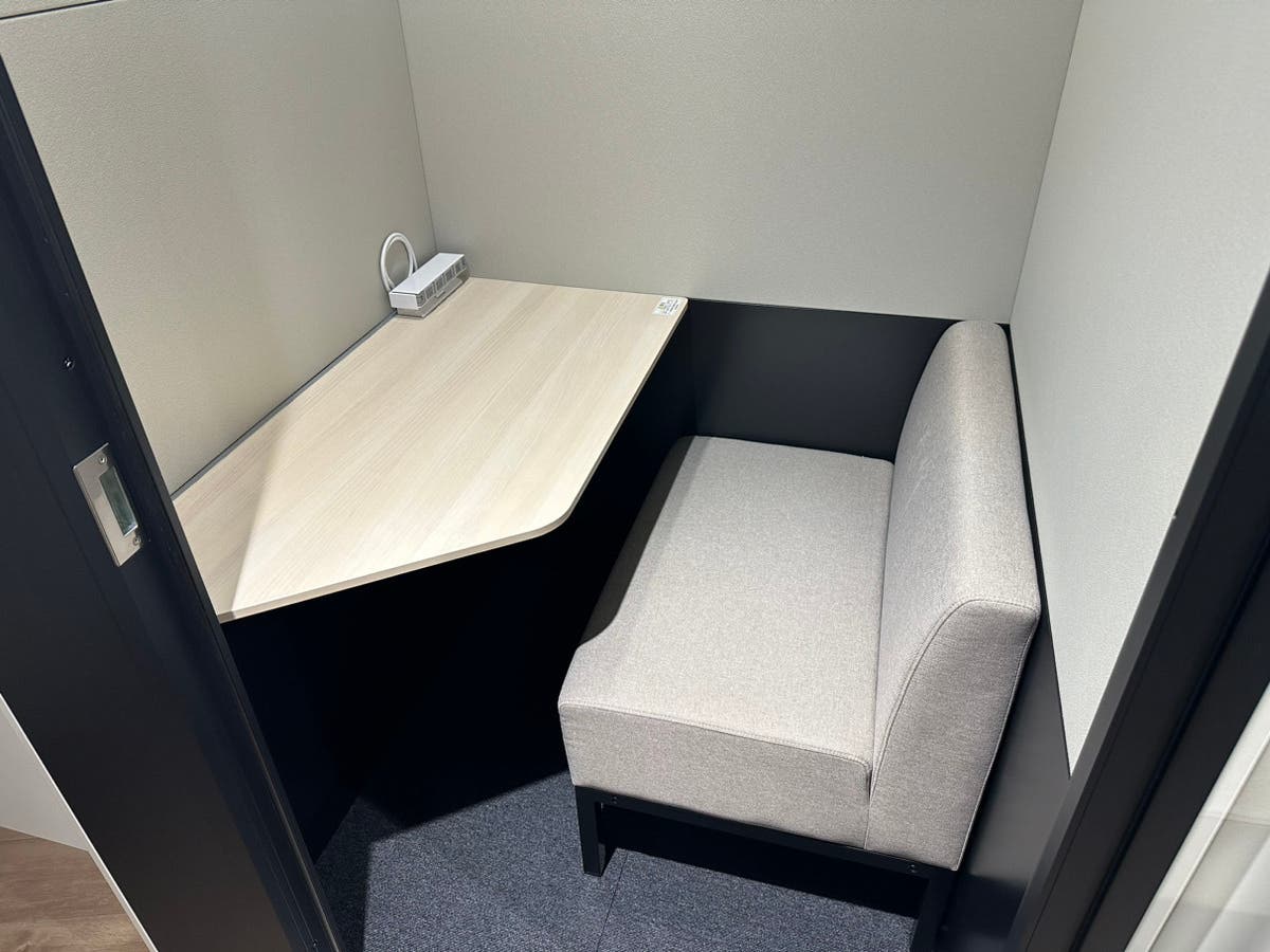 【大名天神】BOXタイプの完全個室！フォンブースBの写真1