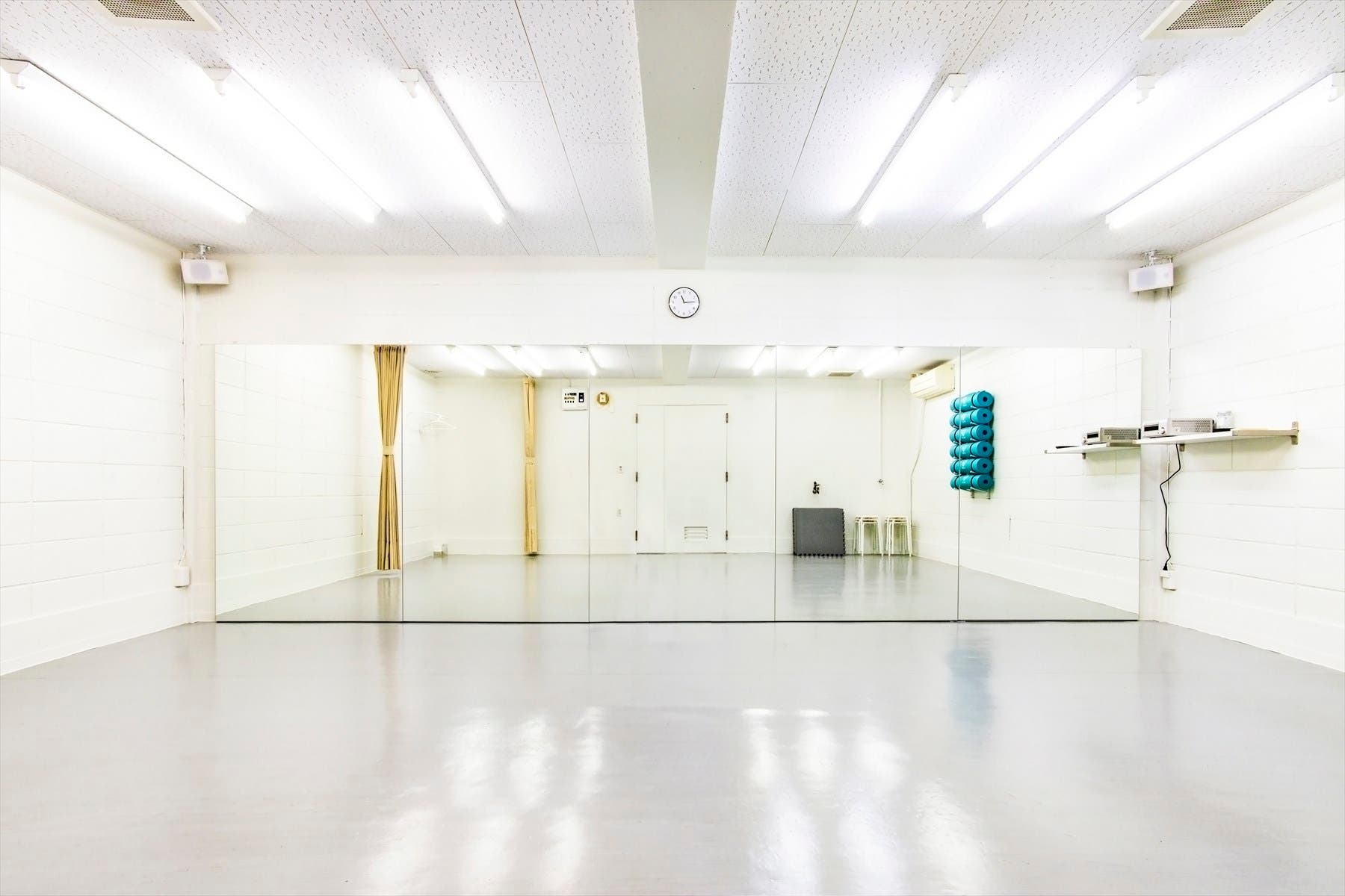 【白金高輪駅徒歩約5分】ダンスに集中/ウォーキング・ヨガ・ポージングに人気/大型ミラー設置/備品無料の写真7