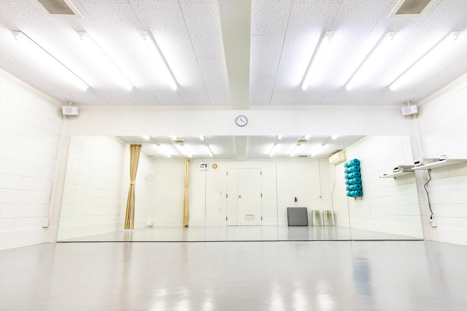 【白金高輪駅徒歩約5分】ダンスに集中/ウォーキング・ヨガ・ポージングに人気/大型ミラー設置/備品無料の写真8