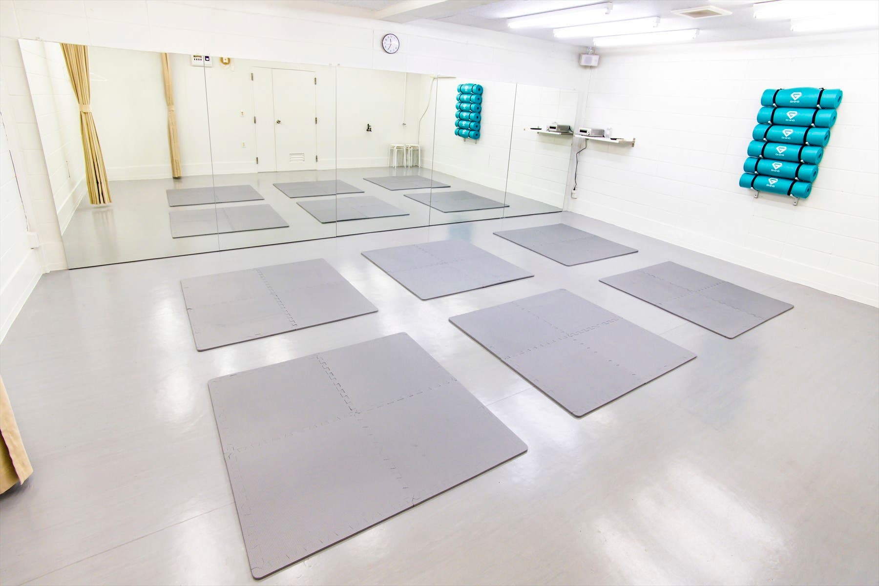 【白金高輪駅徒歩約5分】ダンスに集中/ウォーキング・ヨガ・ポージングに人気/大型ミラー設置/備品無料の写真9