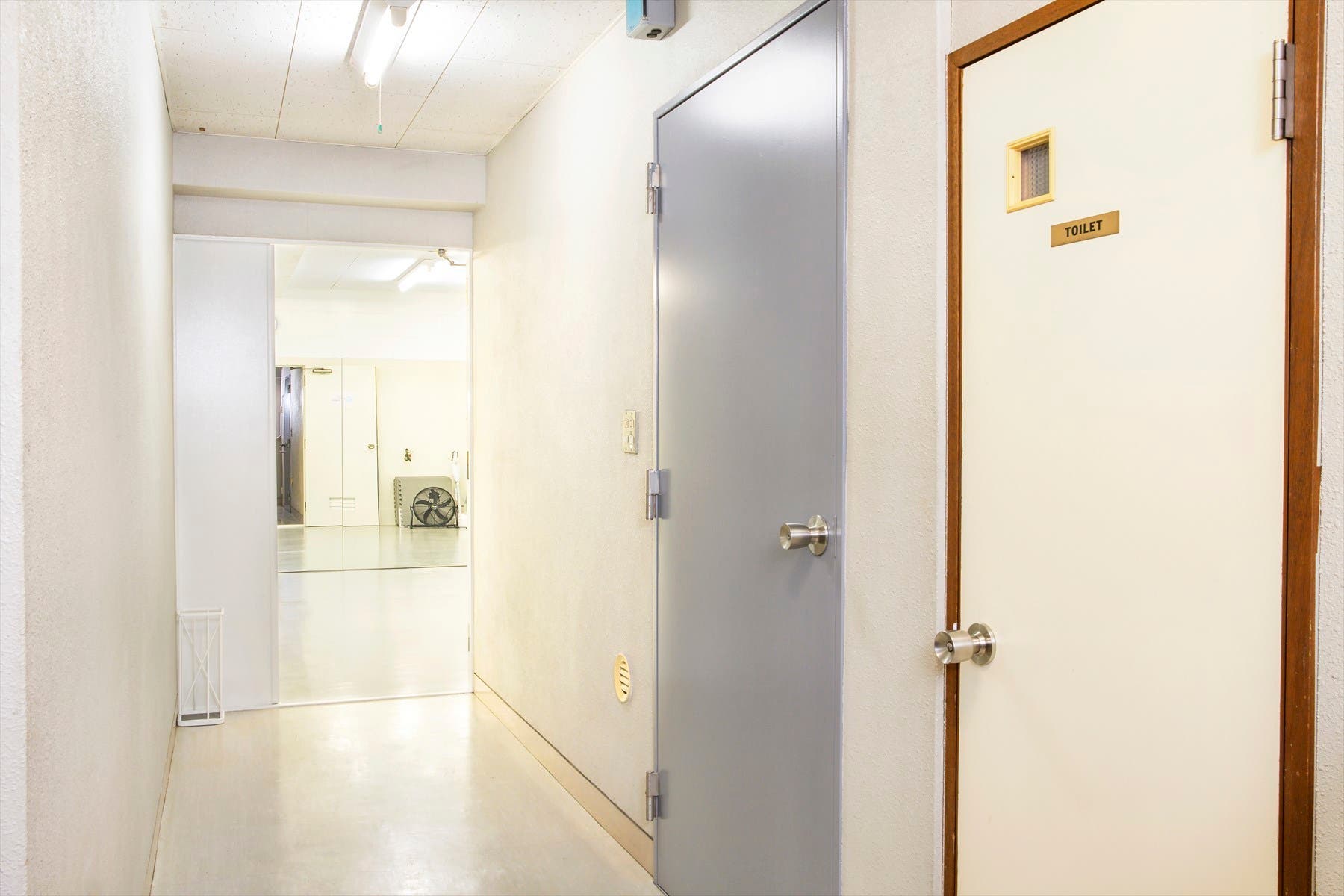 【白金高輪駅徒歩約5分】ダンスに集中/ウォーキング・ヨガ・ポージングに人気/大型ミラー設置/備品無料の写真17