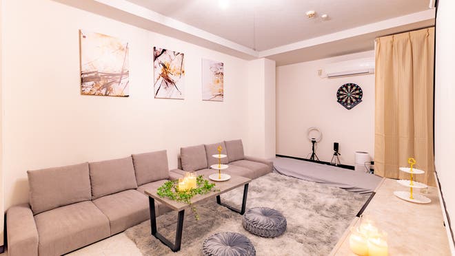 【キャンペーン中🉐今だけ🈹半額 🉐なんば駅スグ🚶推し活🫶VOD見放題🎬誕生日会🍰大人気の部屋の写真2