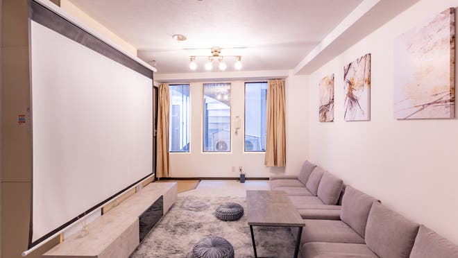 【キャンペーン中🉐今だけ🈹半額 🉐なんば駅スグ🚶推し活🫶VOD見放題🎬誕生日会🍰大人気の部屋の写真18