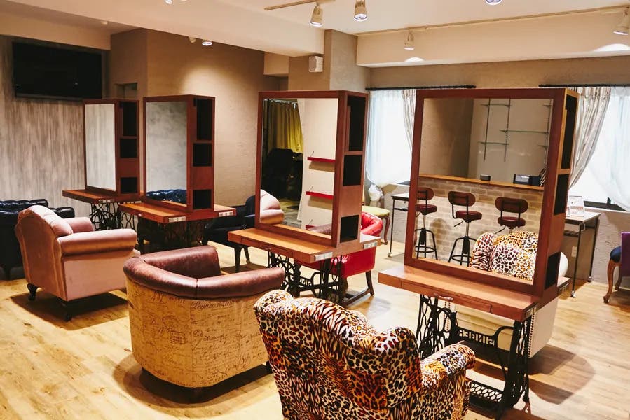 梅田セット面貸し1Ｈ￥2,200～光熱費、タオル、機材無料、、材料持ち込み可、お店の材料を使う場合は1メニュー￥1,650の写真1