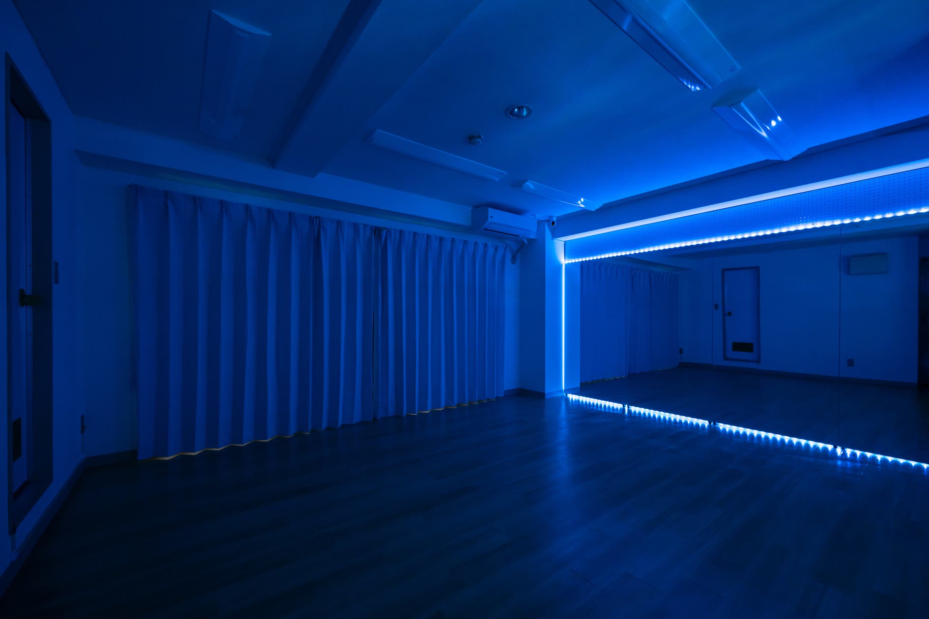 【平日昼1280円】清潔&お洒落🌿LED照明で動画映えもバッチリ✨三脚・ヨガマット無料💡楽器OK🎻個人練にも◎の写真7