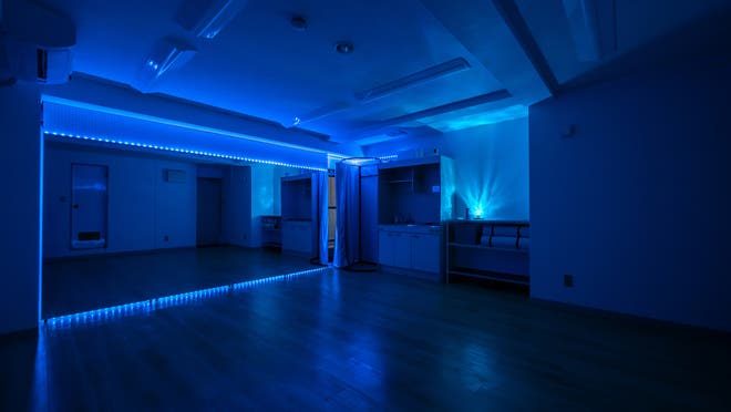 【平日昼1280円】清潔&お洒落🌿LED照明で動画映えもバッチリ✨三脚・ヨガマット無料💡楽器OK🎻個人練にも◎の写真8