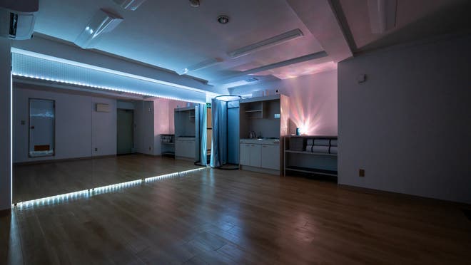 【平日昼1280円】清潔&お洒落🌿LED照明で動画映えもバッチリ✨三脚・ヨガマット無料💡楽器OK🎻個人練にも◎の写真10