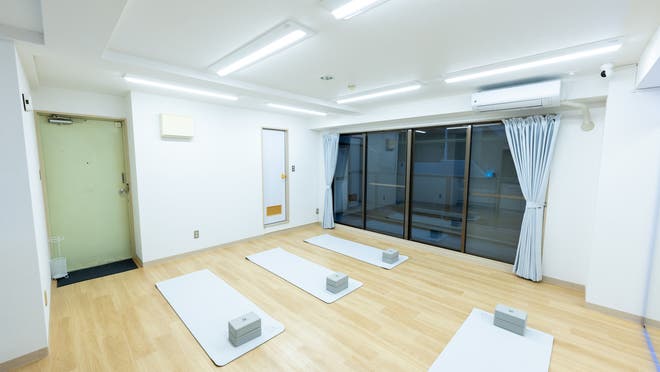 【平日昼1280円】清潔&お洒落🌿LED照明で動画映えもバッチリ✨三脚・ヨガマット無料💡楽器OK🎻個人練にも◎の写真13