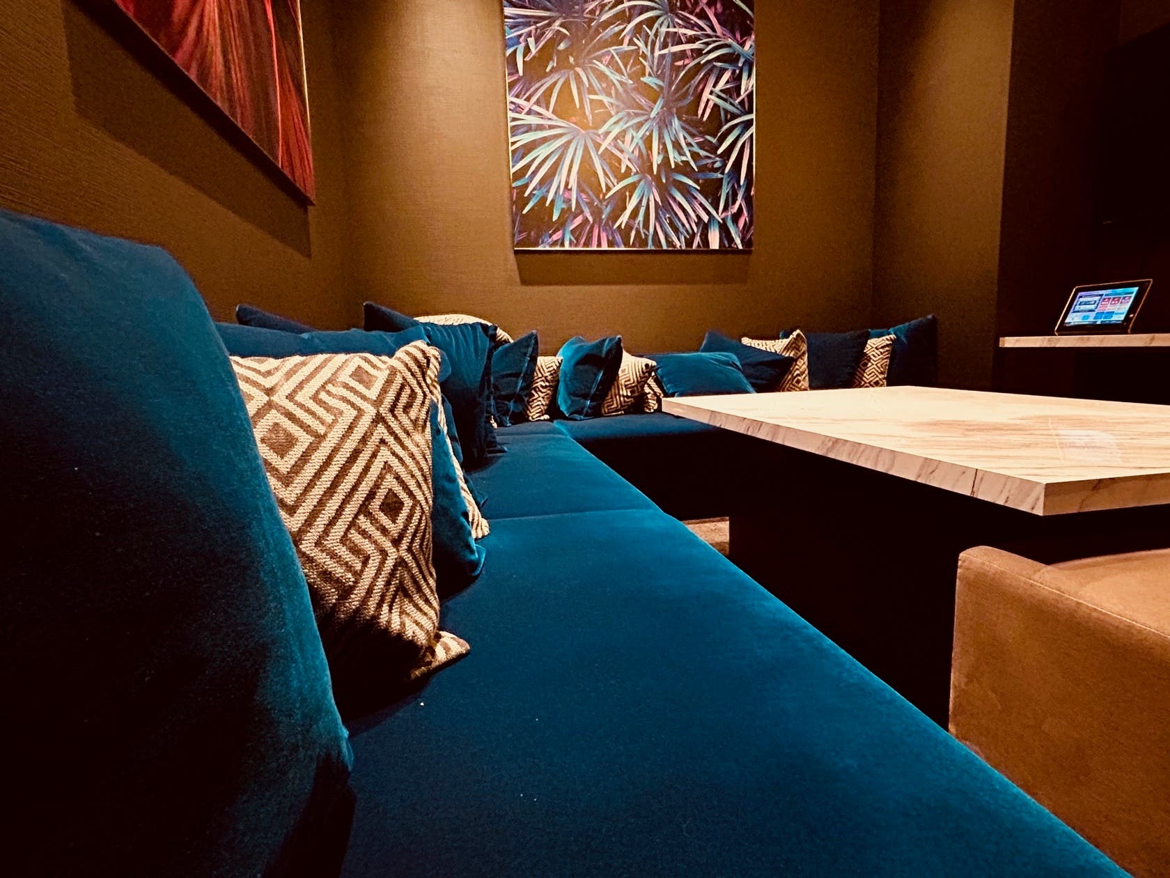 【カラオケルーム】新橋駅徒歩1分！特別空間✨駅近レンタルスペース🏠隠れ家風🔐大人数OK😍の写真2