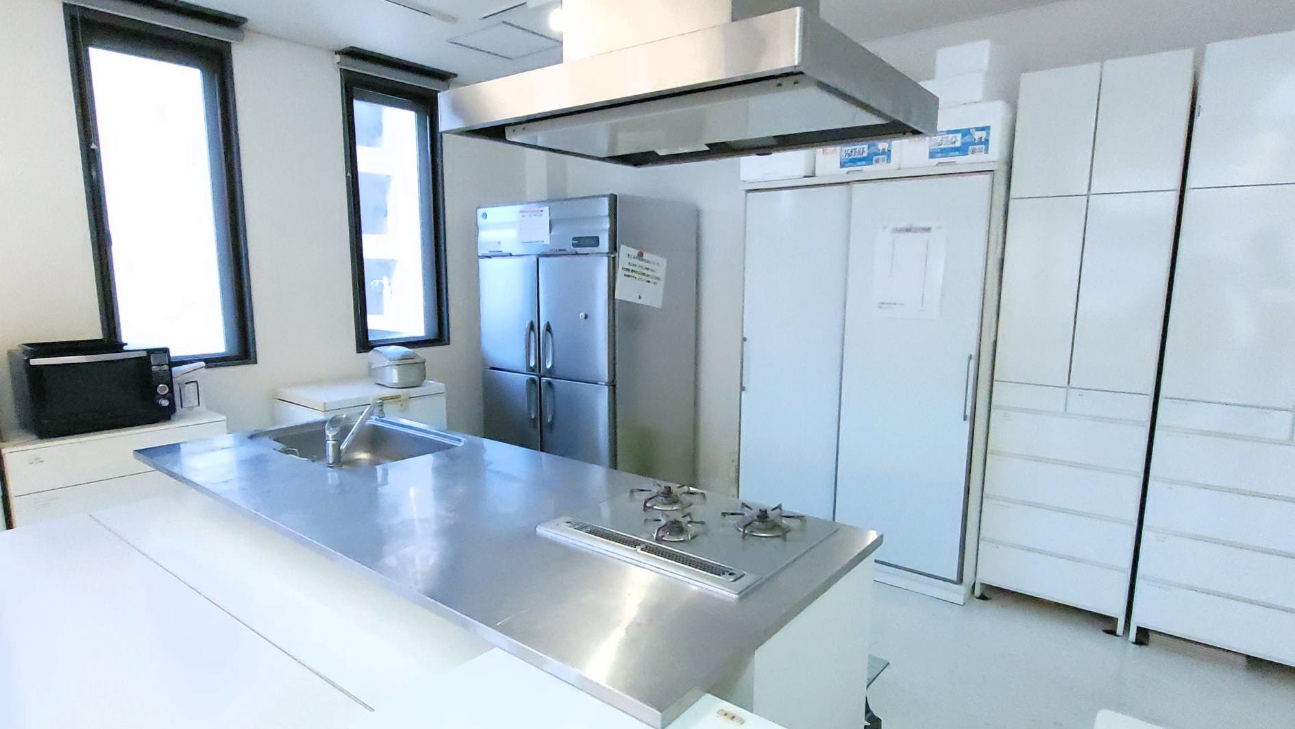 会議、講演会、料理撮影など多目的に使える第1キッチンの写真4