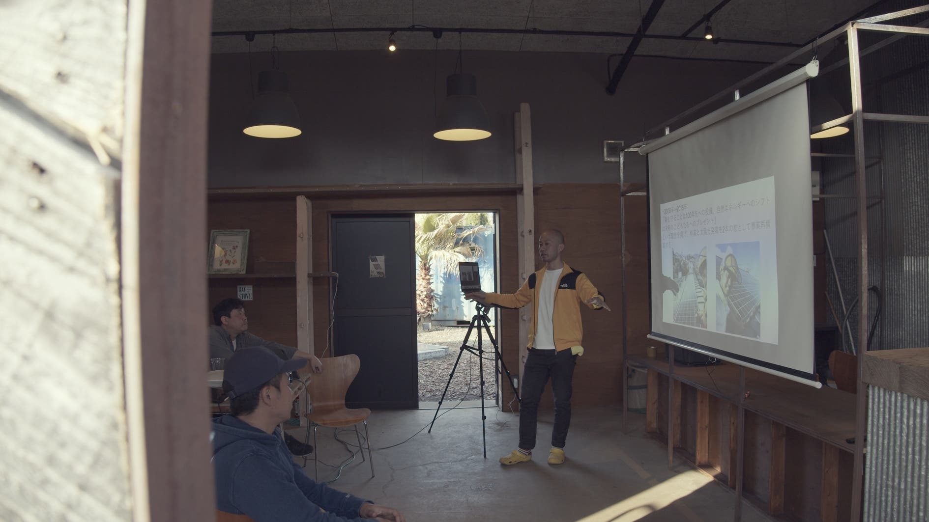 プロジェクター+スクリーンセットの画像2