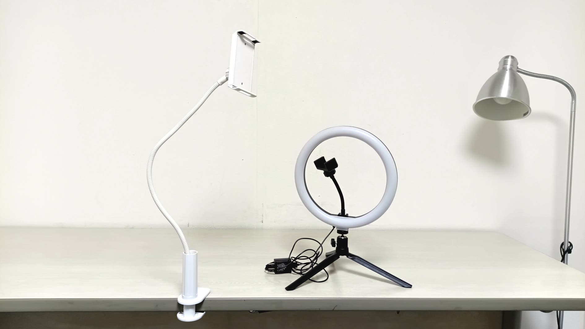 【スタッフ常駐👩維持管理費０円】駅徒歩1分🚃テレワーク📞Web面接💻勉強📚楽器練習🎻教室💅【事務スペース】の写真9